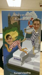 Get Perfect Face-in-Hole Photos